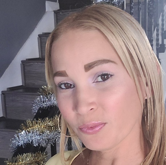 Yamitza's Closet (@yamitza_21) | Poshmark